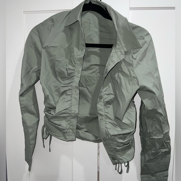 Forever 21 | Tops | Ruched Green Cropped Button Down Shirt With Ties ...